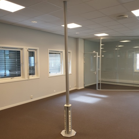 Cable tower for office 2pcs - PS Auction - We value the future ...