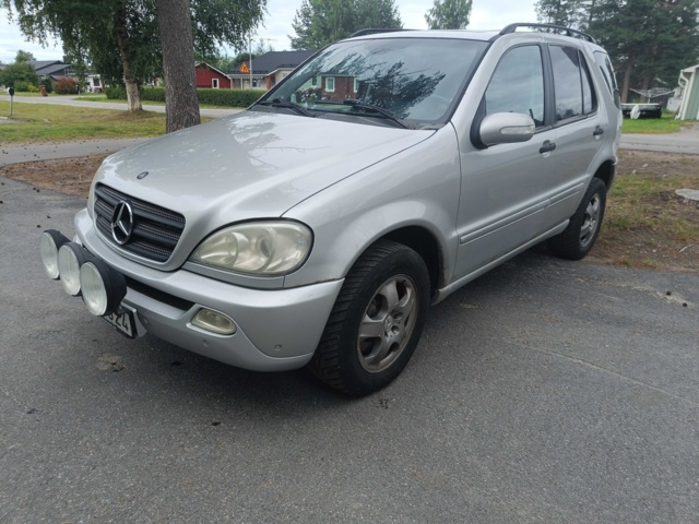 Epa-Tractor Mercedes-Benz ML320 -2004 - PS Auction - We value the ...