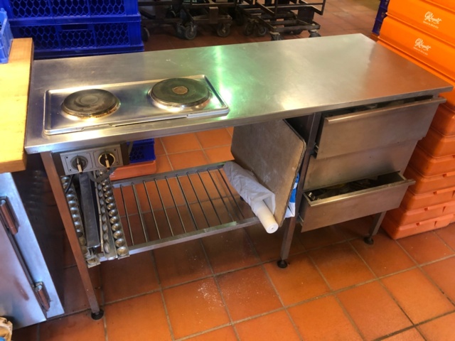1 stainless steel bench with hob - PS Auction - We value the future ...