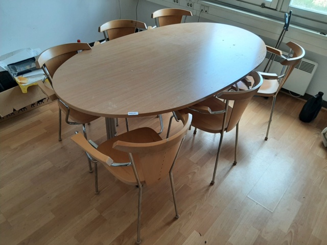Oval table with 6 chairs - PS Auction - We value the future - Largest ...