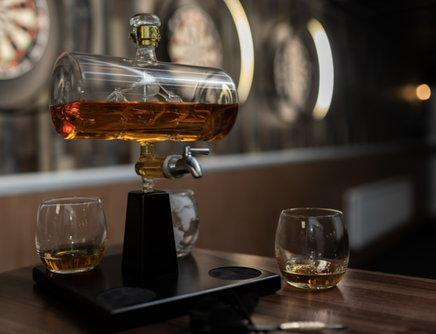 Whiskey Carafe - "Ship" with 4 glasses, wooden plate, whiskey stones ...