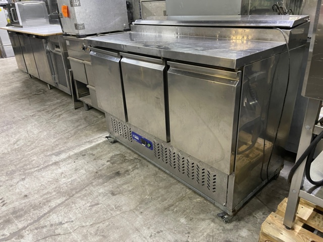 Cooling bench with integrated cooling channel - PS Auction - We value ...