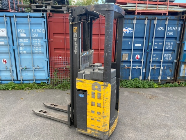 1 Stand-On Stacker Atlet - PS Auction - We value the future - Largest ...
