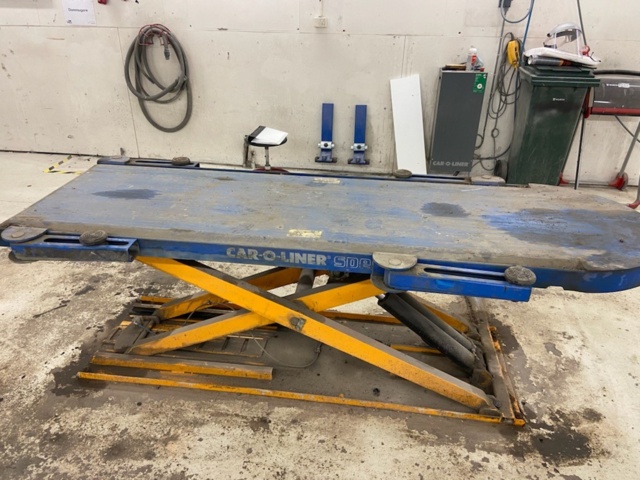 Car o Liner speed car lift bench 2500kg - PS Auction - We value the ...