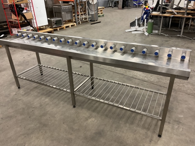 Straight roller track in stainless steel - PS Auction - We value the ...