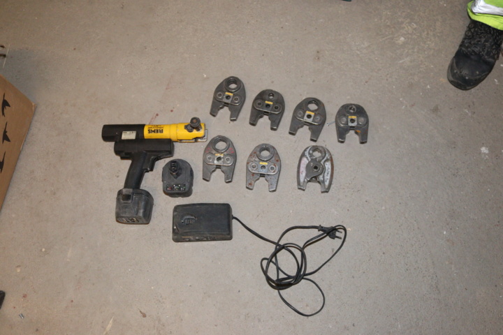 Rems mini press incl. charger, two batteries 14.4 V, 1.6 Ah - PS ...