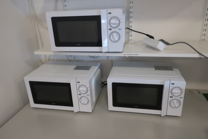 Microwave ovens, 3 pieces - PS Auction - We value the future - Largest ...