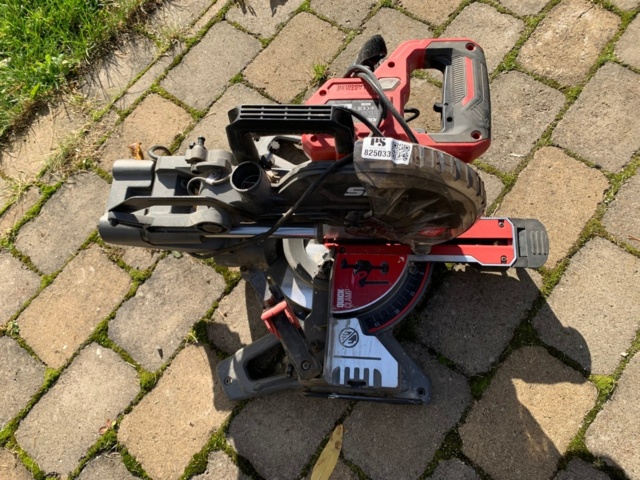 Separate cut and miter saw - PS Auction - We value the future - Largest ...