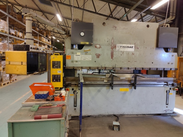 Edge press Pullmax Ursviken EKP CNC 100 3.1/2.55 - PS Auction - We ...
