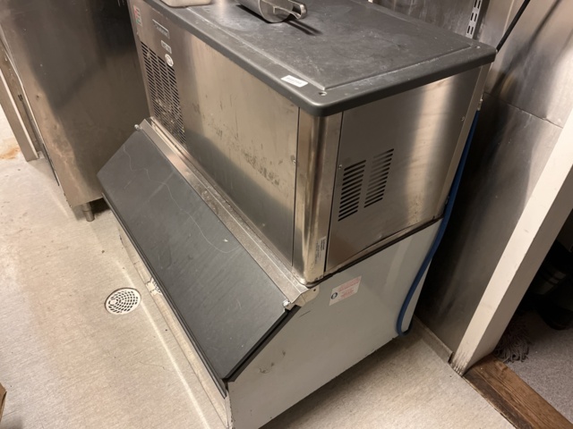 Ice machine Scotsman MC16 WS 400/50/3N - PS Auction - We value the ...