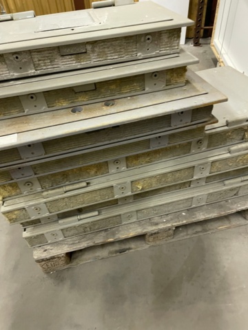 Inspection hatches in steel/plate 13 pcs - PS Auction - We value the ...