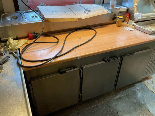 Pizza bench with cooling trough - PS Auction - We value the future ...