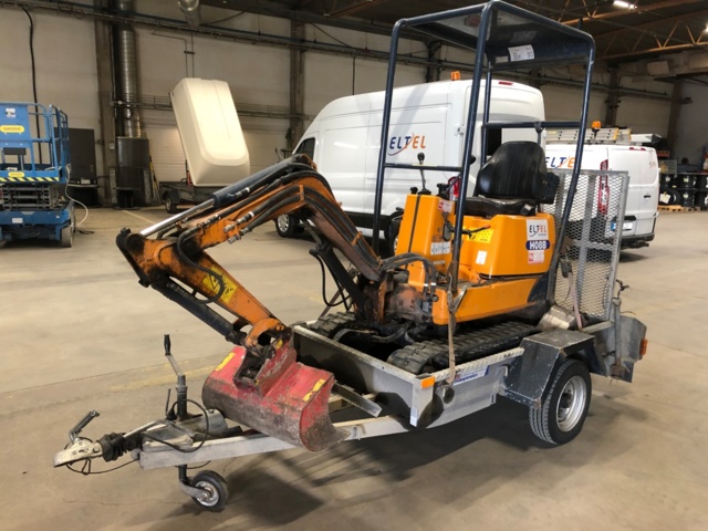 Mini excavator Hanix H08B -2008 + trailer - PS Auction - We value the ...