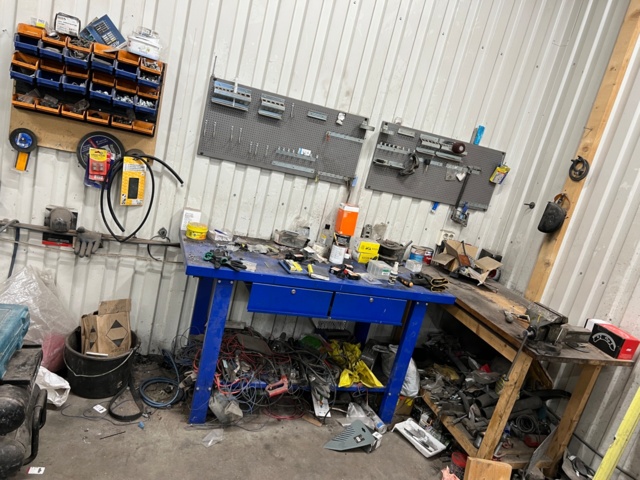 Work tables and tool boards - PS Auction - We value the future ...