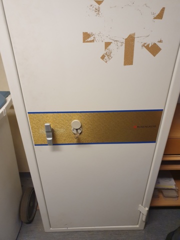 Rosengren's safe/weapon safe - PS Auction - We value the future ...