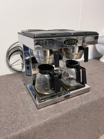 Double coffee maker with both manual and direct water connection ...