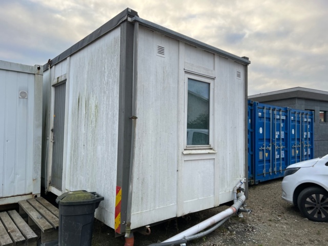 Work shed/modular shed Kitchen, shower and toilet - PS Auction - We ...