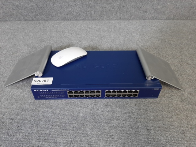 Trackpad x2 & Magic Mouse Apple, incl. Switch from Netgear - PS Auction ...