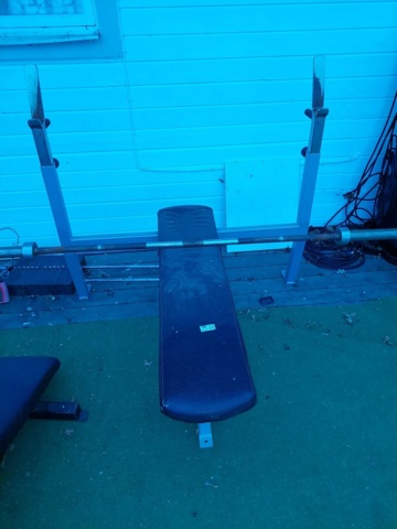 Bench press with bar and bench - PS Auction - We value the future ...
