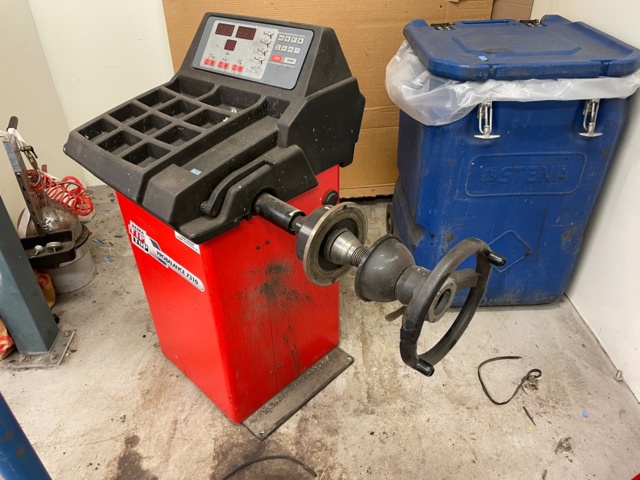 Balancing machine - Rema Tip Top Probalance 7310 - PS Auction - We ...