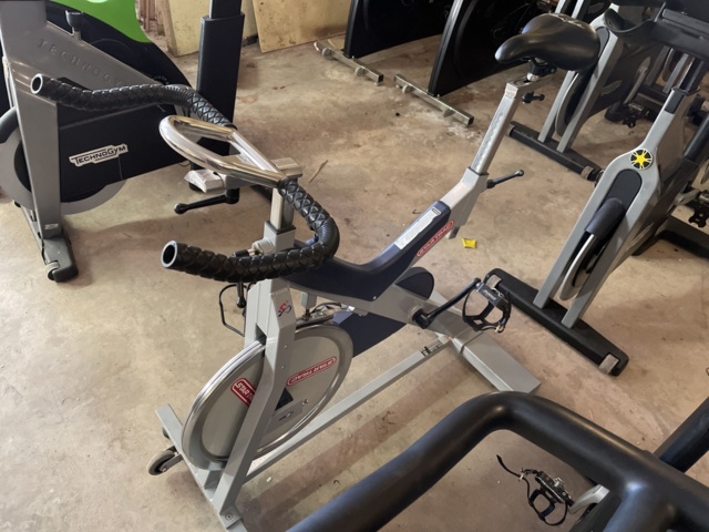 Star Trac Spinning Bike 9-5700-BINTP0 - PS Auction - We value the ...