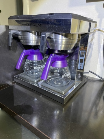 Newer coffee maker, double with manual and direct water connection - PS ...