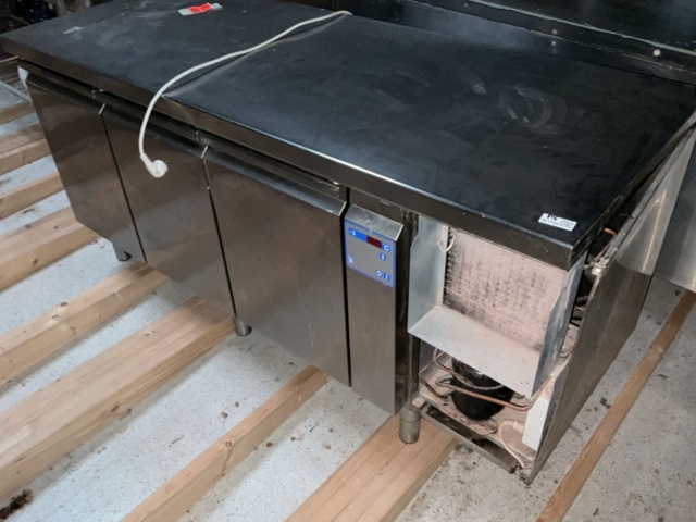 Cooling bench Gram - PS Auction - We value the future - Largest in net ...