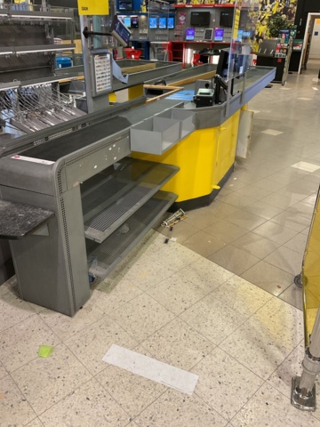 Cash desk with conveyor belt - PS Auction - We value the future ...