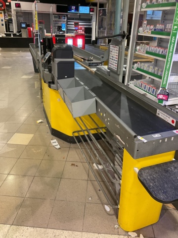 Cash desk with conveyor belt - PS Auction - We value the future ...