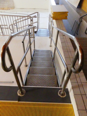 2 stainless steel railings - PS Auction - We value the future - Largest ...