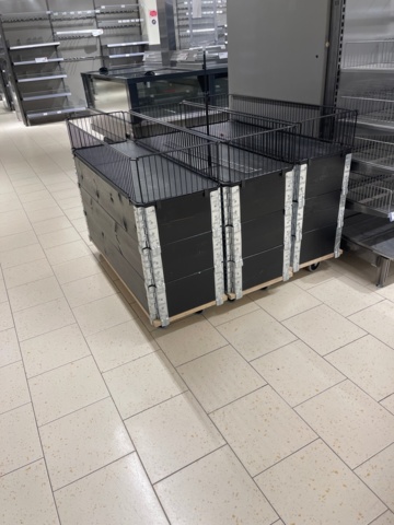 Collapsible cages, narrow model 4 pieces on wheels - PS Auction - We ...