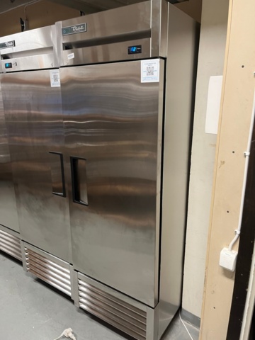 Refrigerator from True T-23-HC - PS Auction - We value the future ...