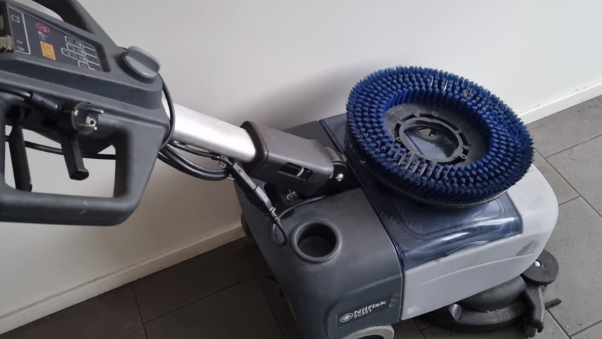 Scrubber Nilfisk SC401 - PS Auction - We value the future - Largest in ...