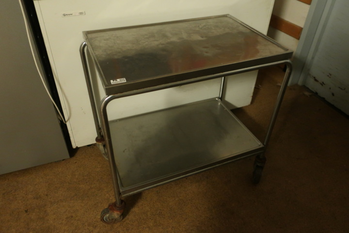 Rostfri rullvagn - Auktioner online - Nätauktioner & Konkursauktioner ...