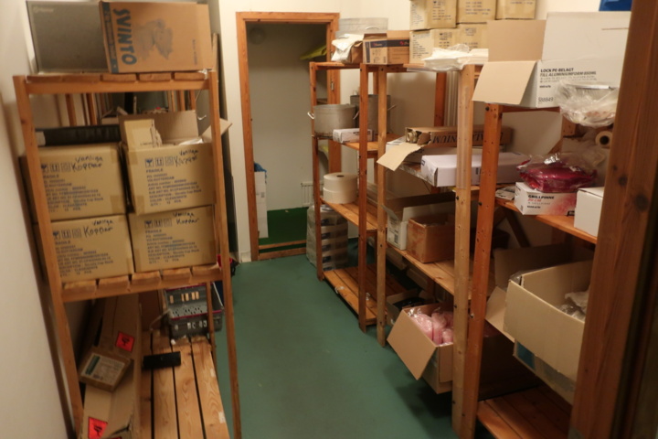 Storeroom with cleaning materials and disposable items - PS Auction ...