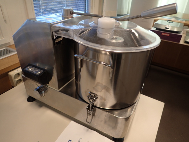 Quick chop/Vegetable cutter 9 liters HR-9 - PS Auction - We value the ...