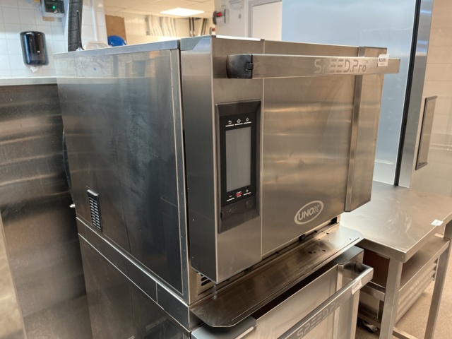 Speed oven, Unox Speed Pro XESW-03HS-EDDN.3 - PS Auction - We value the ...