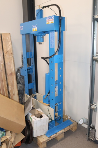 Workshop press OMCN P30/SAP, 30 tons -2018 - PS Auction - We value the ...