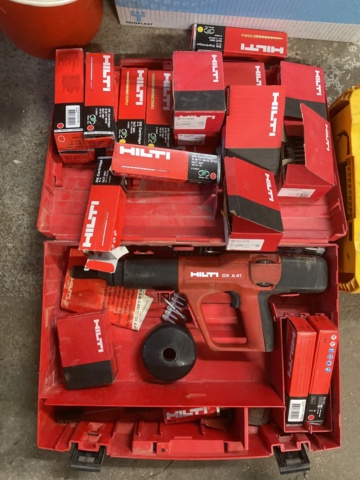 Bolt nail gun Hilti DX A41 with various shots and nails - PS Auction ...