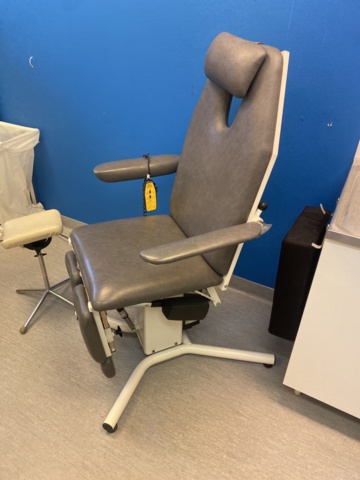 Treatment chair Electric Linak - PS Auction - We value the future ...