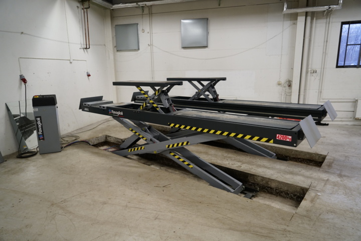 Driveway lift 4.2t Ravaglioli 640N.2 ISI - 2021 - PS Auction - We value ...
