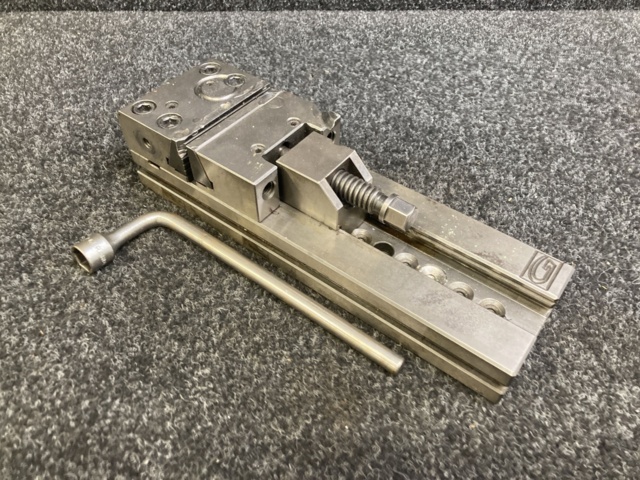 Machine vise Gerardi 125 mm - PS Auction - We value the future ...