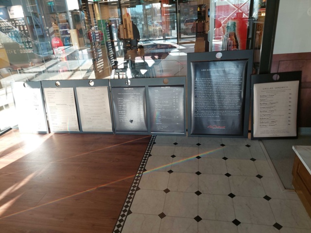 Menus with rollers and mounts - PS Auction - We value the future - Largest in net auctions