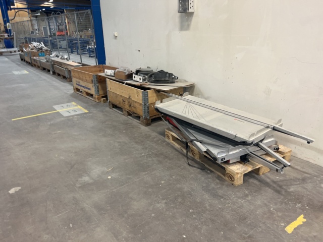 Insulation cutting table, 3 pieces - PS Auction - We value the future ...