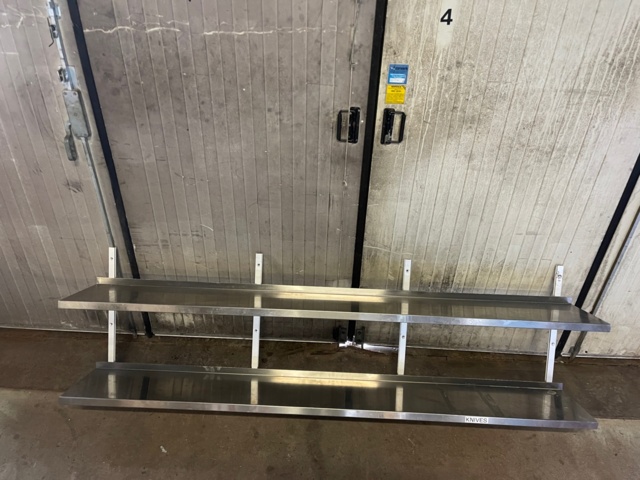 Rostfritt hyllplan 2x200x30 cm inkl konsoler och skenor - Auktioner ...