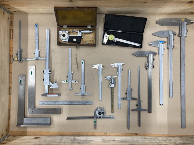 Analog measuring instruments - PS Auction - We value the future ...