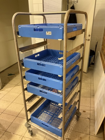 Vagn för diskbackar - Auktioner online - Nätauktioner ...