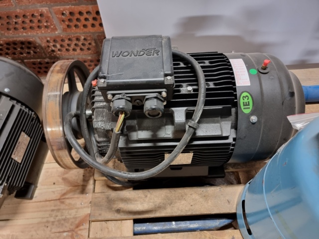 Electric motor Busck EI3 - PS Auction - We value the future - Largest ...
