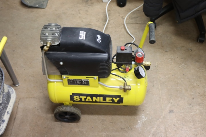 Compressor Stanley D250 - PS Auction - We value the future - Largest in ...