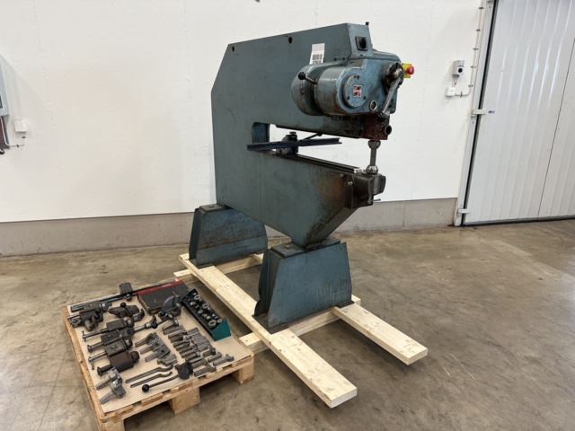 Sheet metal processing machine Pullmax P6 - PS Auction - We value the ...